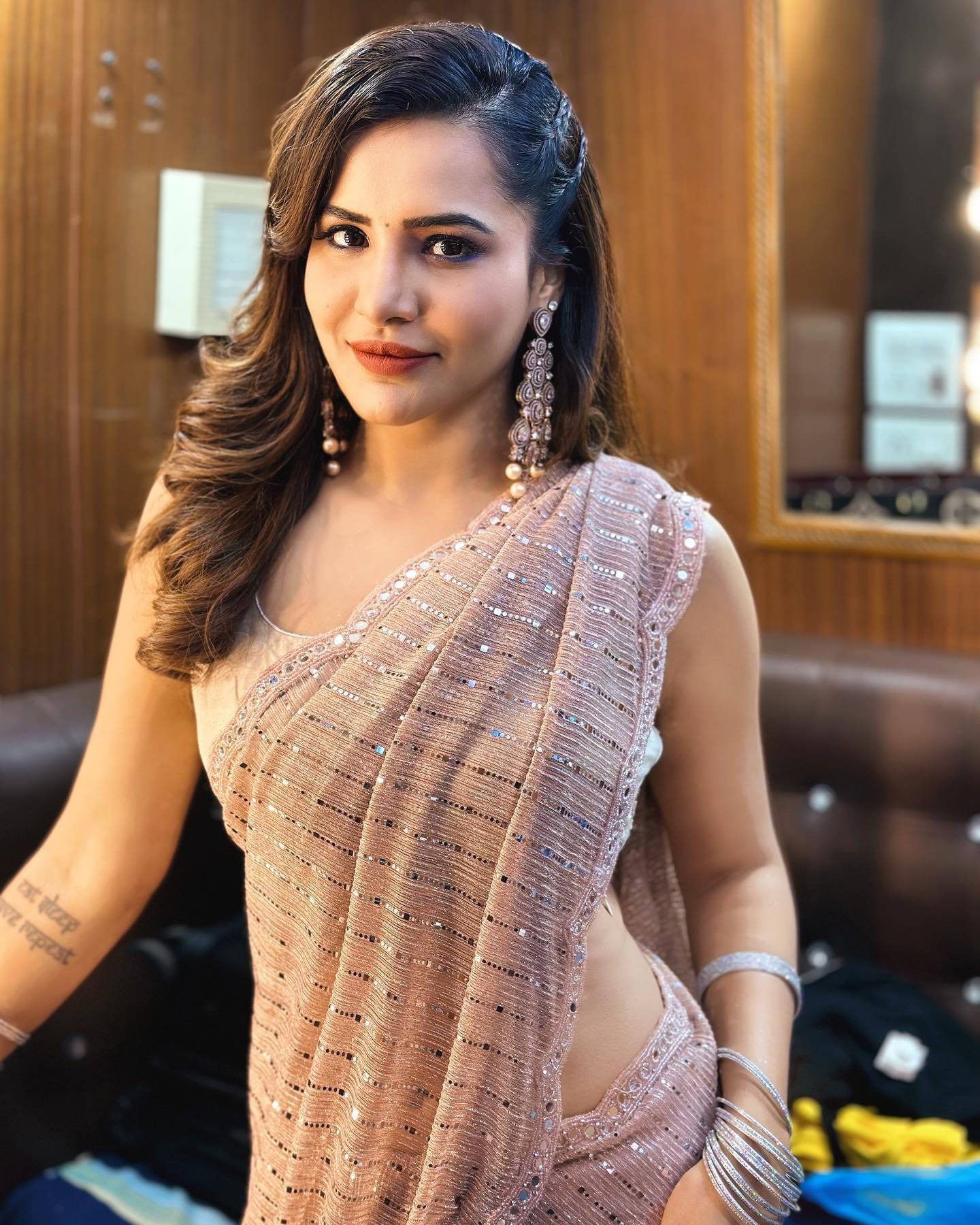 Big Boss Fame Ashu Reddy Elegant Looks In Saree Glam Actress Big Boss Fame Ashu Reddy Elegant Looks In Saree Glam Actress